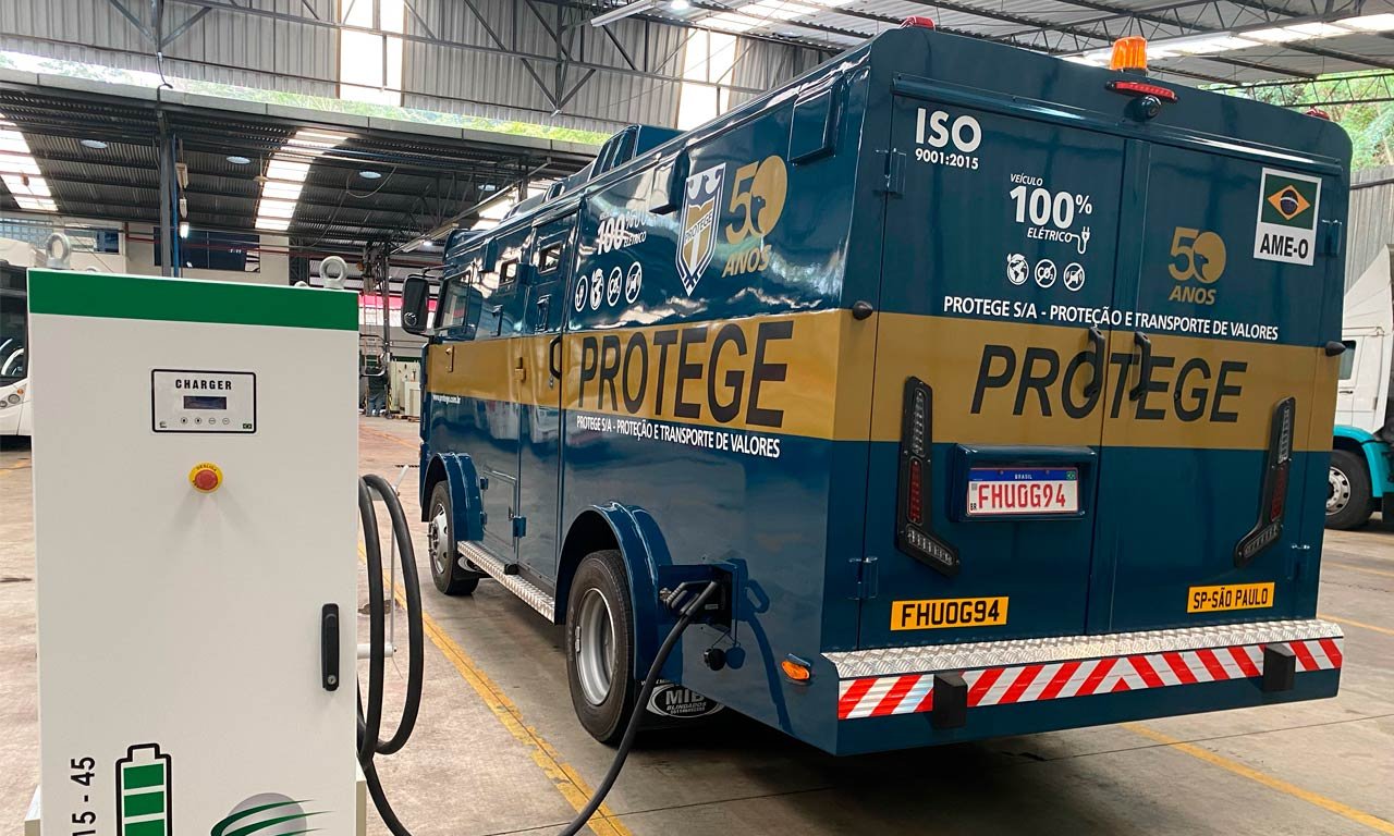 Veja como são construídos os carros fortes - Brasil do Trecho