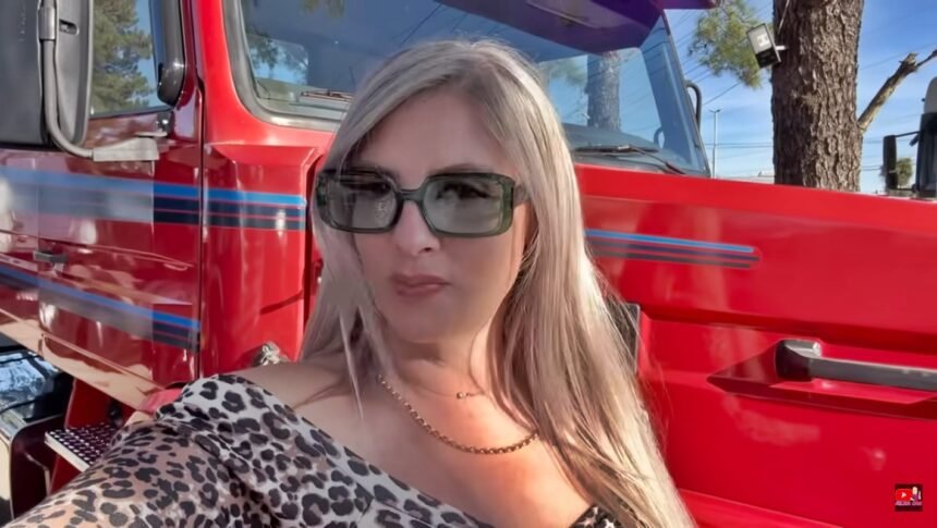 Caminhoneira Felina Cris mostra seu novo caminhão - Brasil do Trecho