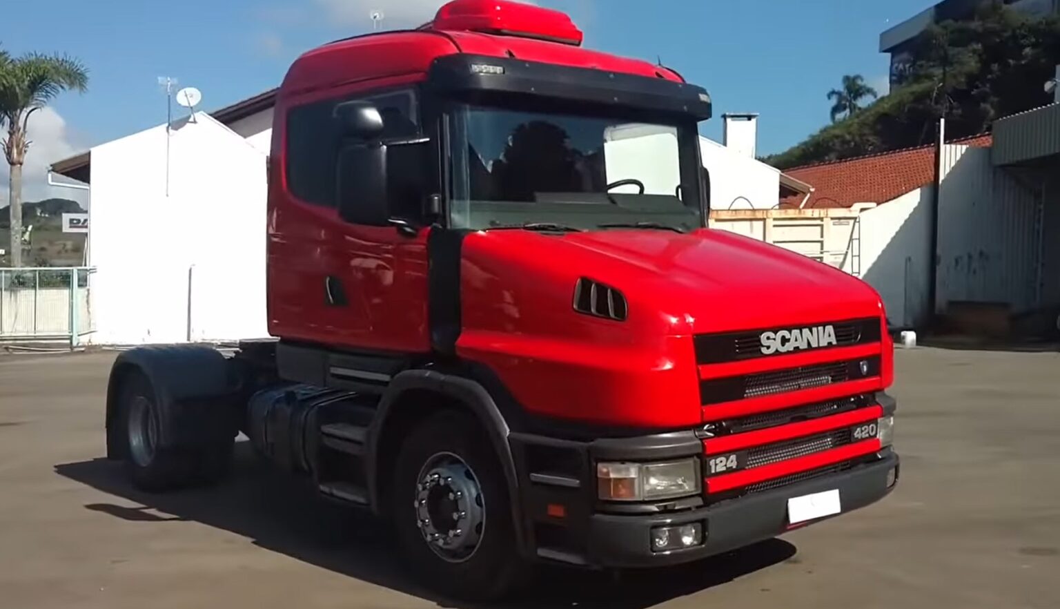 A última jornada do bicudo: o Scania T124 e o legado das cabines recuadas